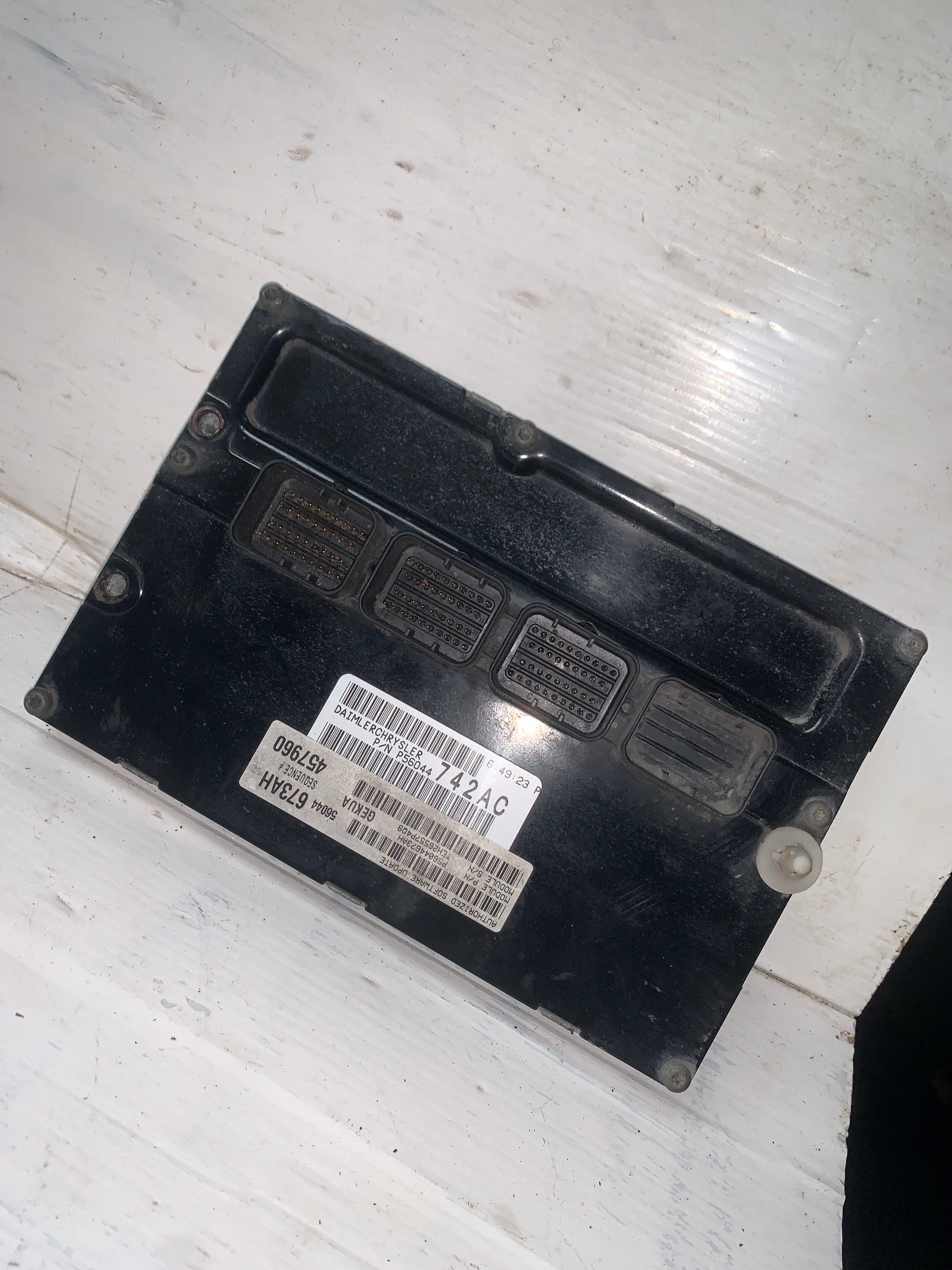 Computadora Jeep Commander 5.7 3 Conectores – Canayaq